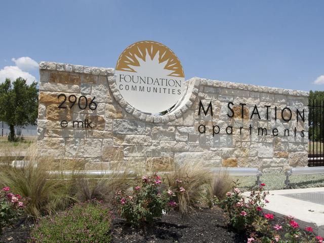 3 BR, 2 BA Apartment 2924 E Martin Luther King Jr Blvd, Austin, TX 78702