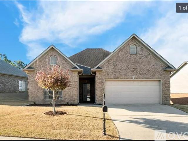 3 BR, 2 BA Apartment 2931 Summit Dr, Fultondale, AL 35068