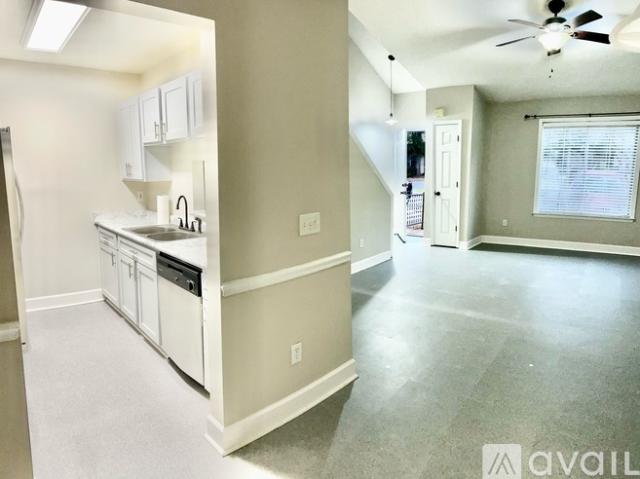 3 BR, 2 BA Apartment 2946 Capital Park Dr, Unit 0, Tallahassee, FL 32301