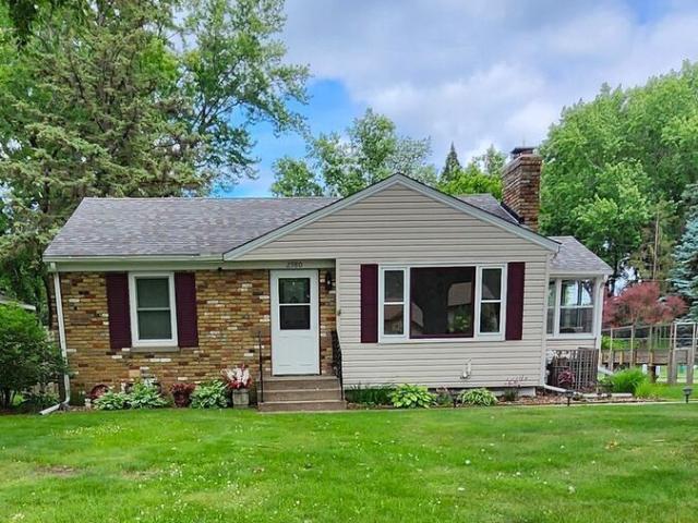 3 BR, 2 BA Apartment 2980 Woodbridge St, Roseville, MN 55113