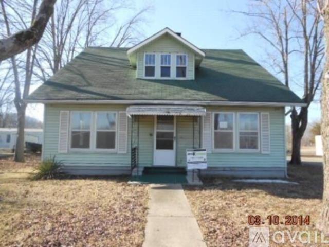 3 BR, 2 BA Apartment 203 West Main Street, Marble Hill, MO 63764