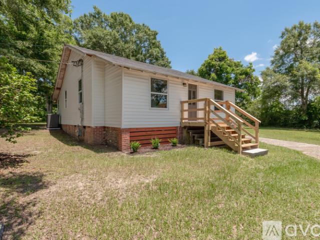3 BR, 2 BA Apartment 203 Paul St, Opp, AL 36467