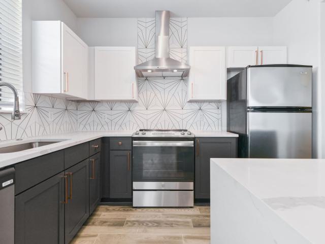 3 BR, 2 BA Apartment 2001 Park Hill Drive Unit 09301 1, Fort Worth, TX 76110
