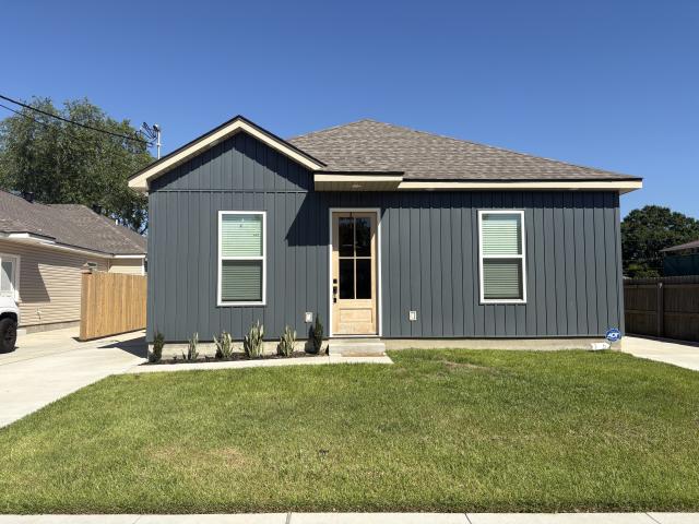 3 BR, 2 BA Apartment 2004 Webster St, Meraux, LA 70075