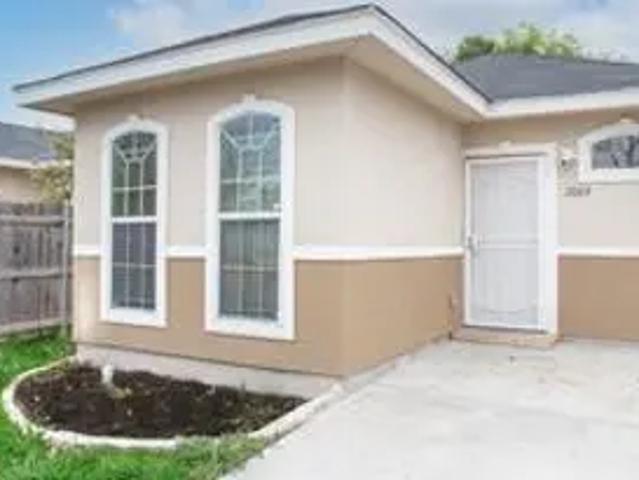 3 BR, 2 BA Apartment 2009 Colima St, San Antonio, TX 78207