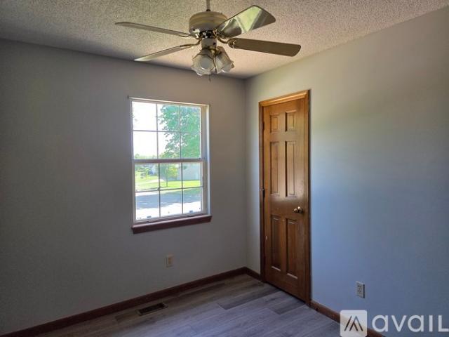 3 BR, 2 BA Apartment 200 Toucan Street, Raymore, MO 64083