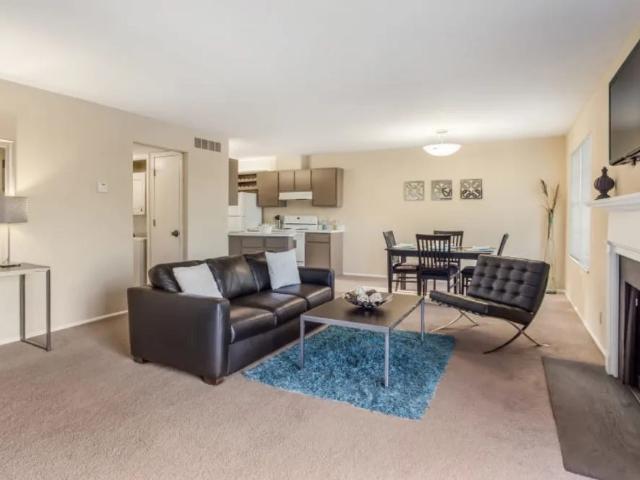3 BR, 2 BA Apartment 200 W Galbraith Rd Unit 02702, Cincinnati, OH 45215