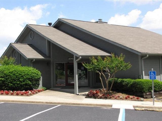 3 BR, 2 BA Apartment 200 Hickory Knoll Unit 817, Birmingham, AL 35226