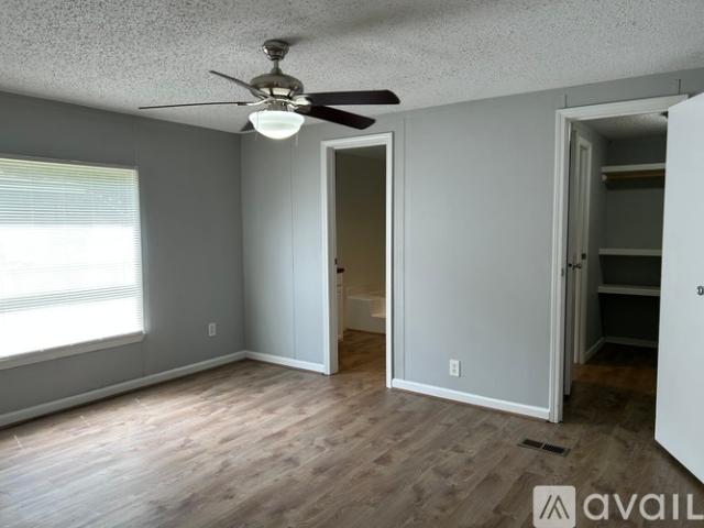 3 BR, 2 BA Apartment 200 Raider Lane, Unit 11, Lumberton, TX 77657