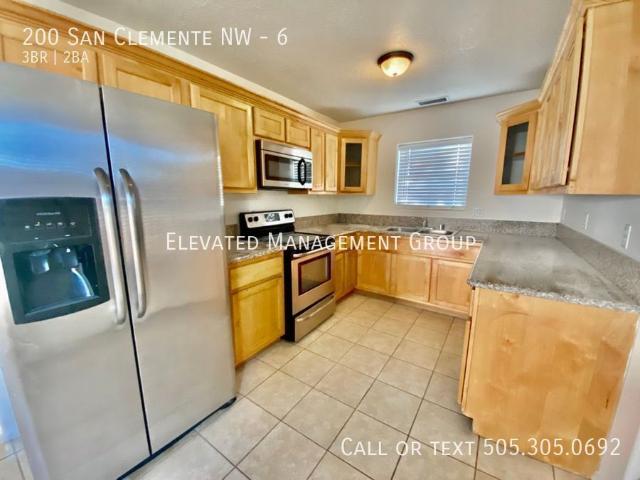 3 BR, 2 BA Apartment 200 San Clemente NW, Albuquerque, NM 87107