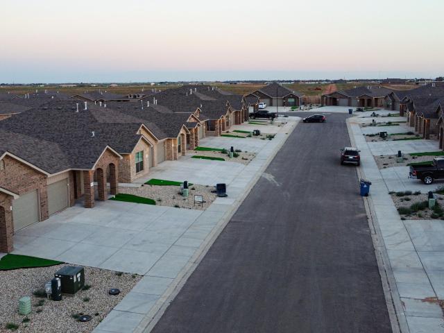 3 BR, 2 BA Apartment 2011 Bryan Avenue, Wolfforth, TX 79382