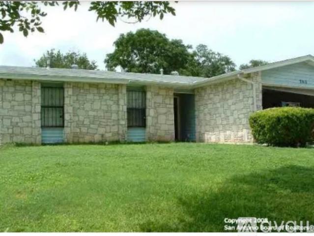 3 BR, 2 BA Apartment 2011 Daniel Cloud Dr, San Antonio, TX 78238