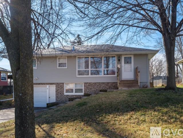 3 BR, 2 BA Apartment 2014 23rd St NW, Rochester, MN 55901