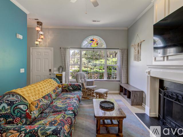 3 BR, 2 BA Apartment 201 Adele Ct, Wilmington, NC 28412