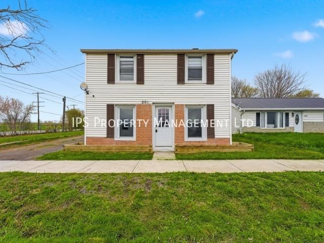 3 BR, 2 BA Apartment 201 Stanley street, Belleville, ON K8N 4A4