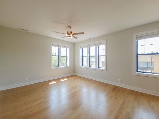 3 BR, 2 BA Apartment 2020 West Montrose Avenue Unit 2020 3B, Chicago, IL 60618