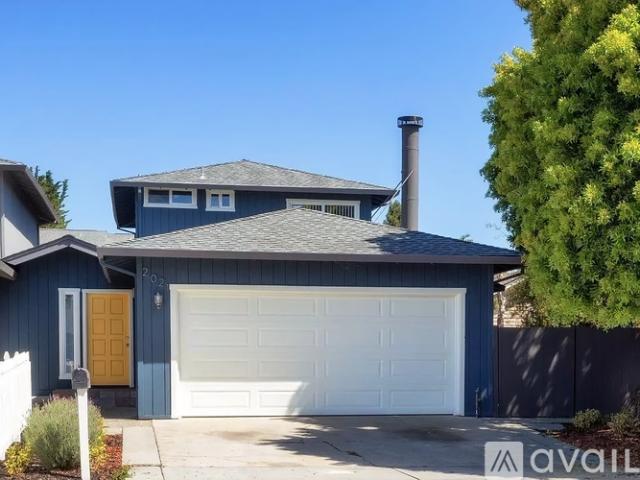 3 BR, 2 BA Apartment 2021 Felt Street, Santa Cruz, CA 95062