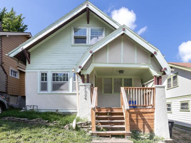 3 BR, 2 BA Apartment 2024 E 48th Ter, Kansas City, MO 64130