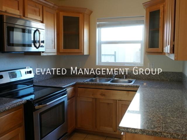 3 BR, 2 BA Apartment 202 San Clemente, Albuquerque, NM 87107