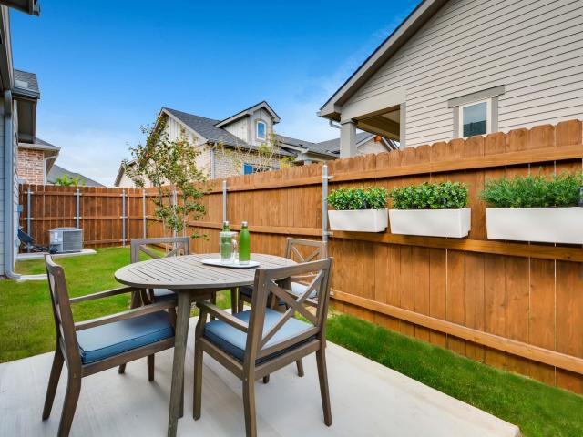 3 BR, 2 BA Apartment 2030 S Forum Drive Unit 114, Grand Prairie, TX 75052