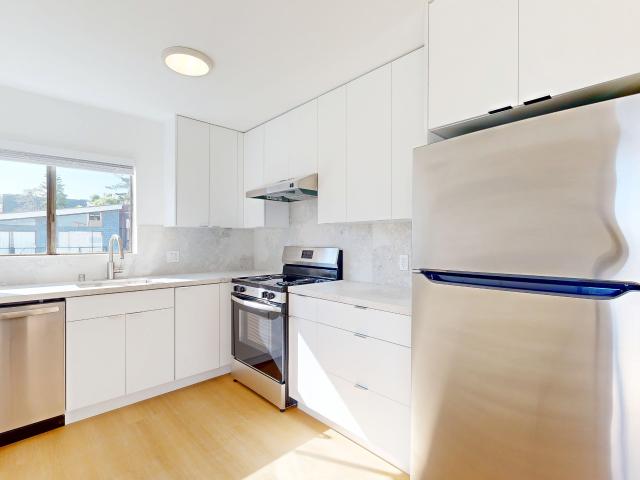 3 BR, 2 BA Apartment 2031 Castro St San Francisco, CA 94131