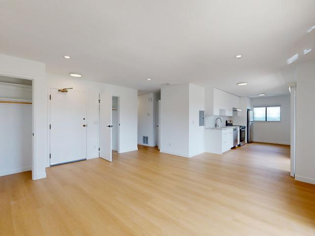 3 BR, 2 BA Apartment 2037 Castro St, San Francisco, CA 94131