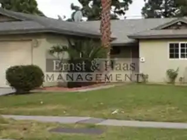 3 BR, 2 BA Apartment 20402 Roseton Ave, Lakewood, CA 90715