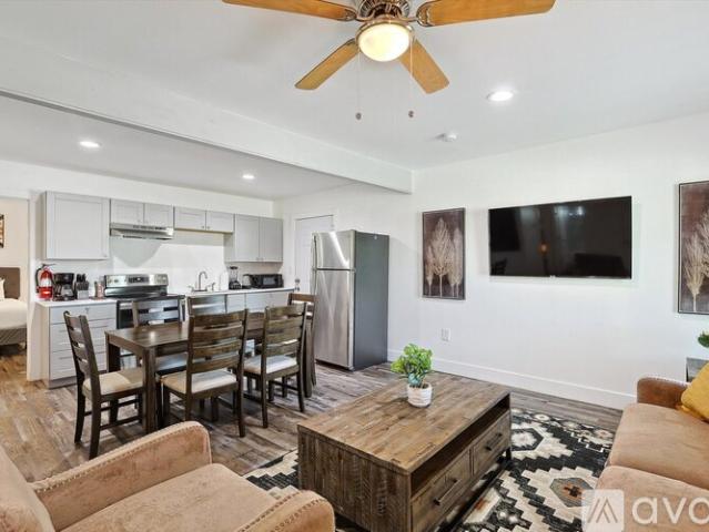 3 BR, 2 BA Apartment 2047 El Paso St, Grand Prairie, TX 75051