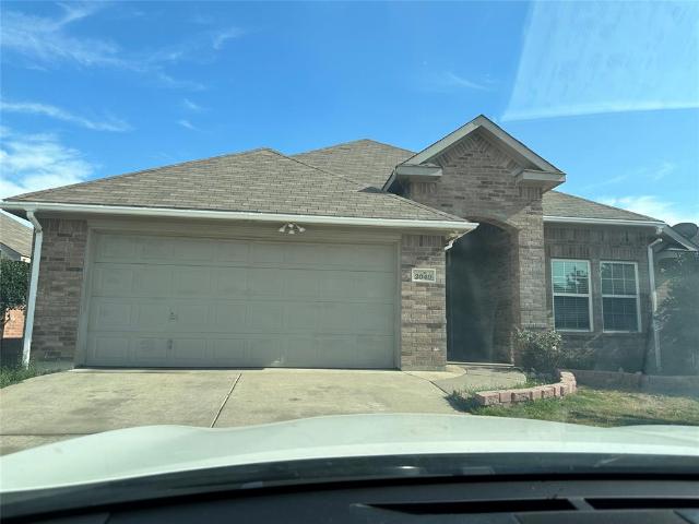 3 BR, 2 BA Apartment 2049 Graham Rnch Rd, Fort Worth, TX 76134