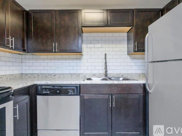 3 BR, 2 BA Apartment 205 SE 16th Ave, Unit 32, Gainesville, FL 32601