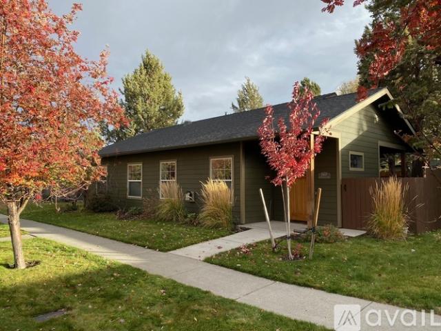 3 BR, 2 BA Apartment 20637 Honeysuckle Ln, Bend, OR 97702