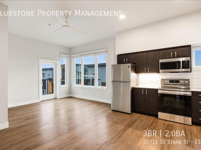 3 BR, 2 BA Apartment 20711 SE Stark St, Gresham, OR 97030