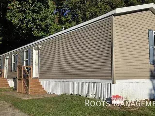 3 BR, 2 BA Apartment 2088 E. Empire Road #118, Benton Harbor, MI 49022