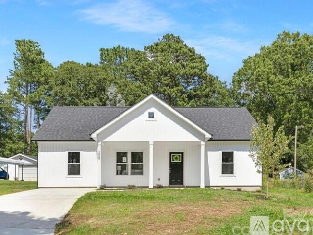 3 BR, 2 BA Apartment 208 Graham St, Gastonia, NC 28052