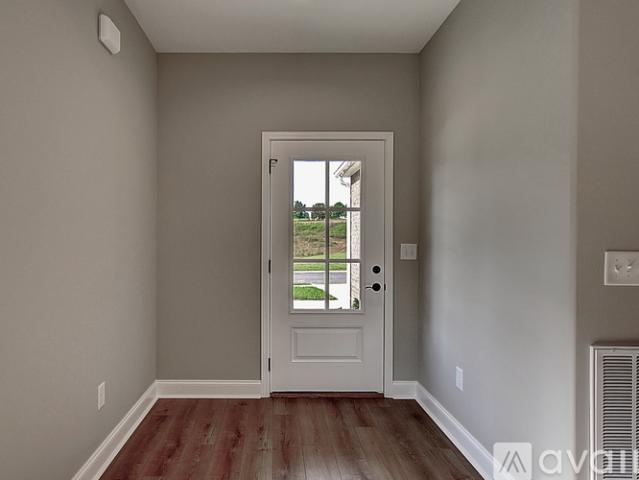 3 BR, 2 BA Apartment 209 University Pkwy, Johnson City, TN 37604