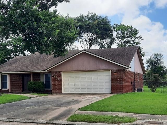 3 BR, 2 BA Apartment 209 Basswood Street, Lake Jackson, TX 77566