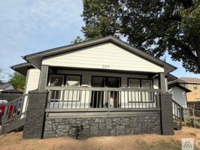 3 BR, 2 BA Apartment 209 N Xenophon Ave, Unit B, Tulsa, OK 74127