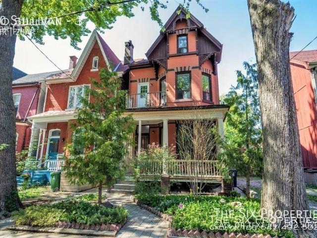 3 BR, 2 BA Apartment 20 Sullivan, Toronto, ON M5T 1B9
