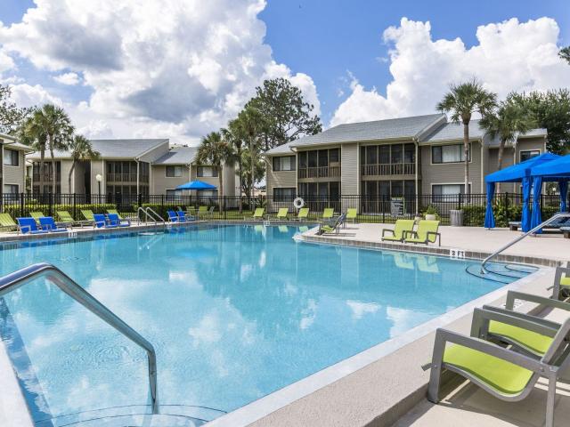 3 BR, 2 BA Apartment 2100 West Oak Ridge Road Unit B, Orlando, FL 32809