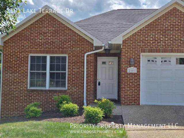 3 BR, 2 BA Apartment 2101 Lake Terrace Dr, Harrisonburg, VA 22802