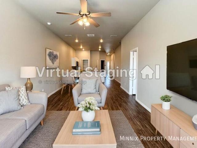 3 BR, 2 BA Apartment 2101 N. Jayton Ave Lubbock, TX 79403