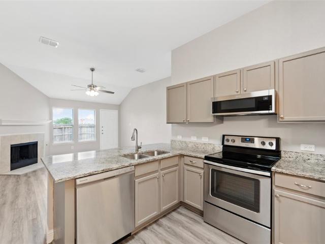 3 BR, 2 BA Apartment 2101 Wildwood Drive, Forney, TX 75126
