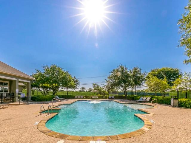 3 BR, 2 BA Apartment 2104 Worth Street Unit 4 431, Arlington, TX 76014
