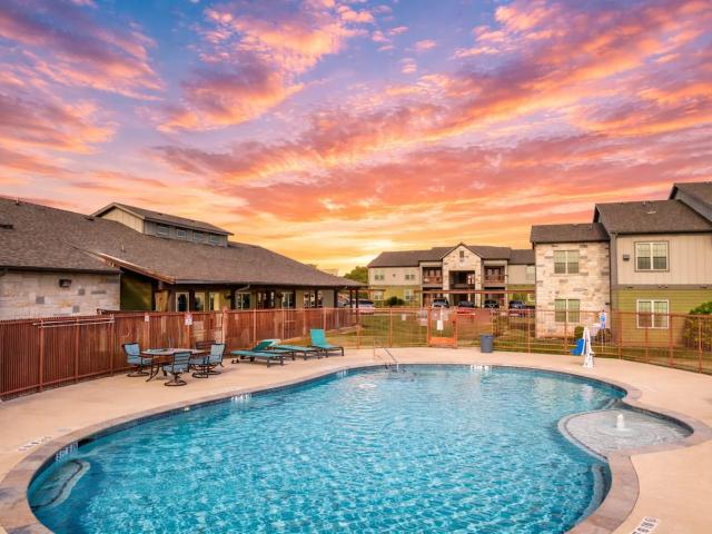 3 BR, 2 BA Apartment 210 Hunters Crossing Blvd Unit 1411, Bastrop, TX 78602