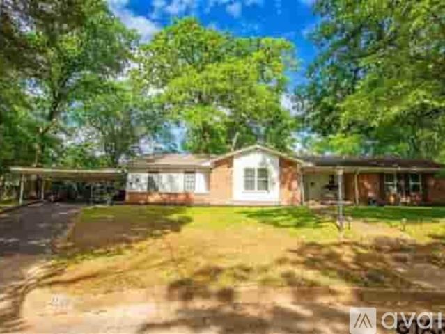 3 BR, 2 BA Apartment 2110 Inwood Circle, Tyler, TX 75701