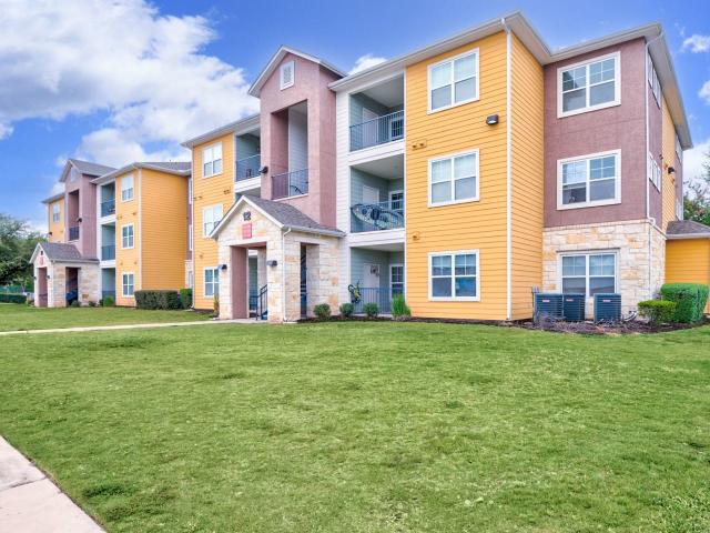 3 BR, 2 BA Apartment 2112 E William Cannon Dr Unit 21414, Austin, TX 78744