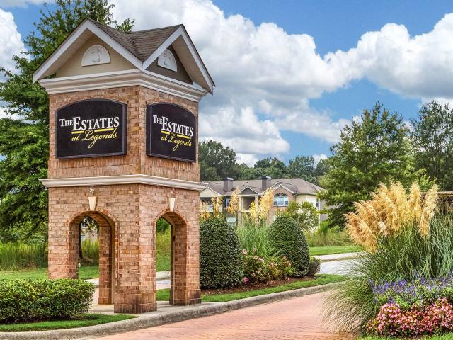 3 BR, 2 BA Apartment 2112 Mosteller Estate Avenue Southeast Unit 04 2170, Hickory, NC 28602