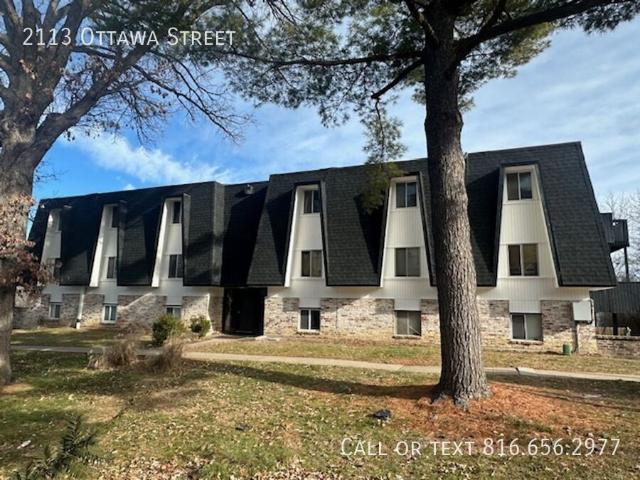 3 BR, 2 BA Apartment 2113 Ottawa Street, Leavenworth, KS 66048