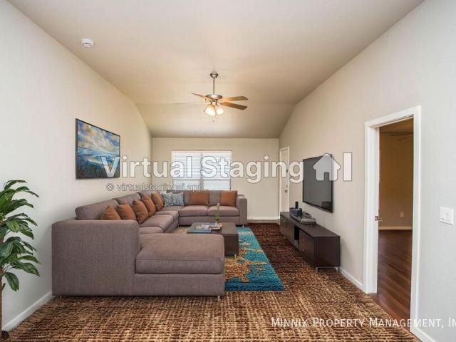 3 BR, 2 BA Apartment 2113 N. Jayton Ave. 2113 N. Jayton Ave Lubbock, TX 79403