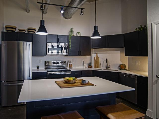 3 BR, 2 BA Apartment 2115 Runnels Street Unit 3301, Houston, TX 77003